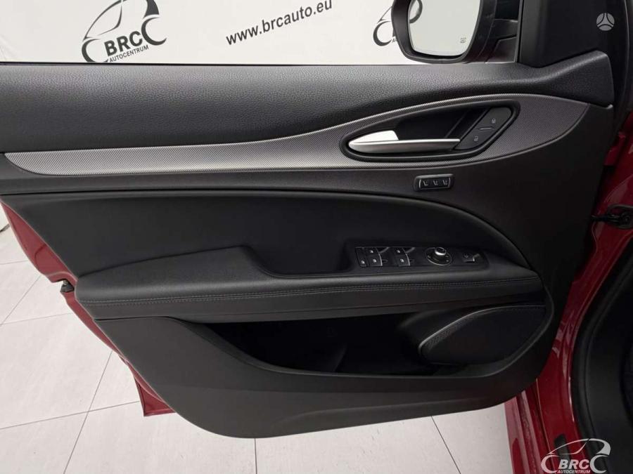 Sarkans Alfa Romeo Stelvio 2022 Viļņa, ar dzinēja tilpumu 2.00 L un nobraukumu 67 tūkst. km par 26000 €, foto 25 vietnē AUTOMOTO.COM.LV