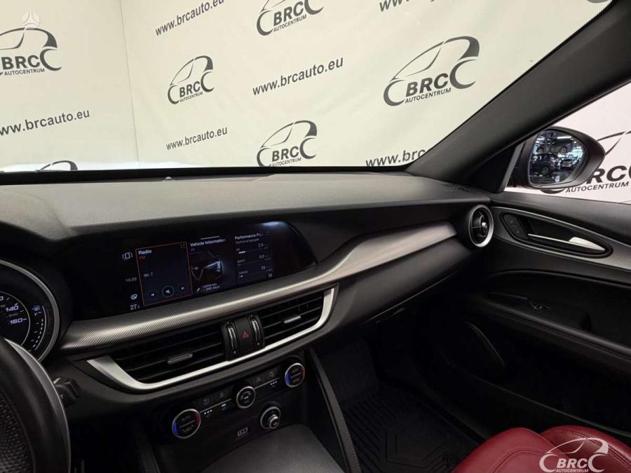 Red Alfa Romeo Stelvio 2022 in Vilnius, with an engine capacity of 2.00 L and mileage of 67 thousand km for 24900 €, photo 32 on AUTOMOTO.COM.LV