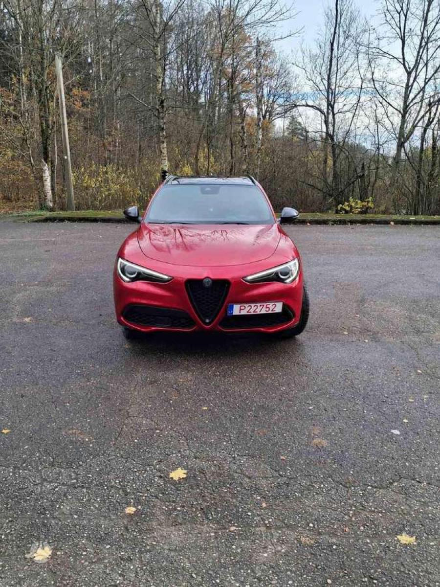 Red Alfa Romeo Stelvio 2023 in Plunge, with an engine capacity of 2.00 L and mileage of 12 thousand km for 29900 €, photo 1 on AUTOMOTO.COM.LV