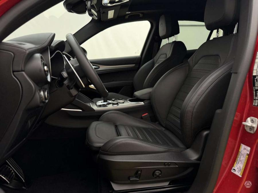 Sarkans Alfa Romeo Stelvio 2023 Viļņa, ar dzinēja tilpumu 2.00 L un nobraukumu 13 tūkst. km par 28999 €, foto 11 vietnē AUTOMOTO.COM.LV