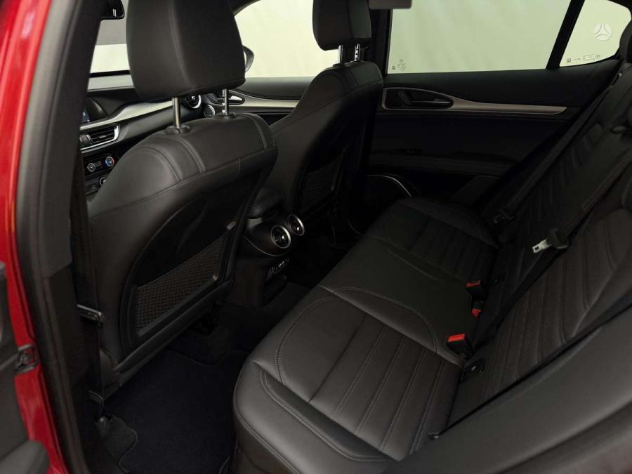 Sarkans Alfa Romeo Stelvio 2023 Viļņa, ar dzinēja tilpumu 2.00 L un nobraukumu 13 tūkst. km par 28999 €, foto 12 vietnē AUTOMOTO.COM.LV