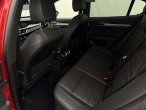 Sarkans Alfa Romeo Stelvio 2023 Viļņa, ar dzinēja tilpumu 2.00 L un nobraukumu 13 tūkst. km par 28999 €, foto 12 vietnē AUTOMOTO.COM.LV