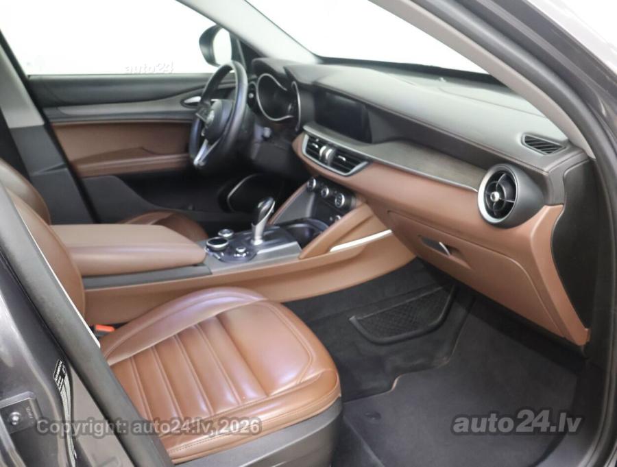 Alfa Romeo Stelvio 2019 in Tallinn, with an engine capacity of 2.10 L and mileage of 179 thousand km for 19900 €, photo 9 on AUTOMOTO.COM.LV