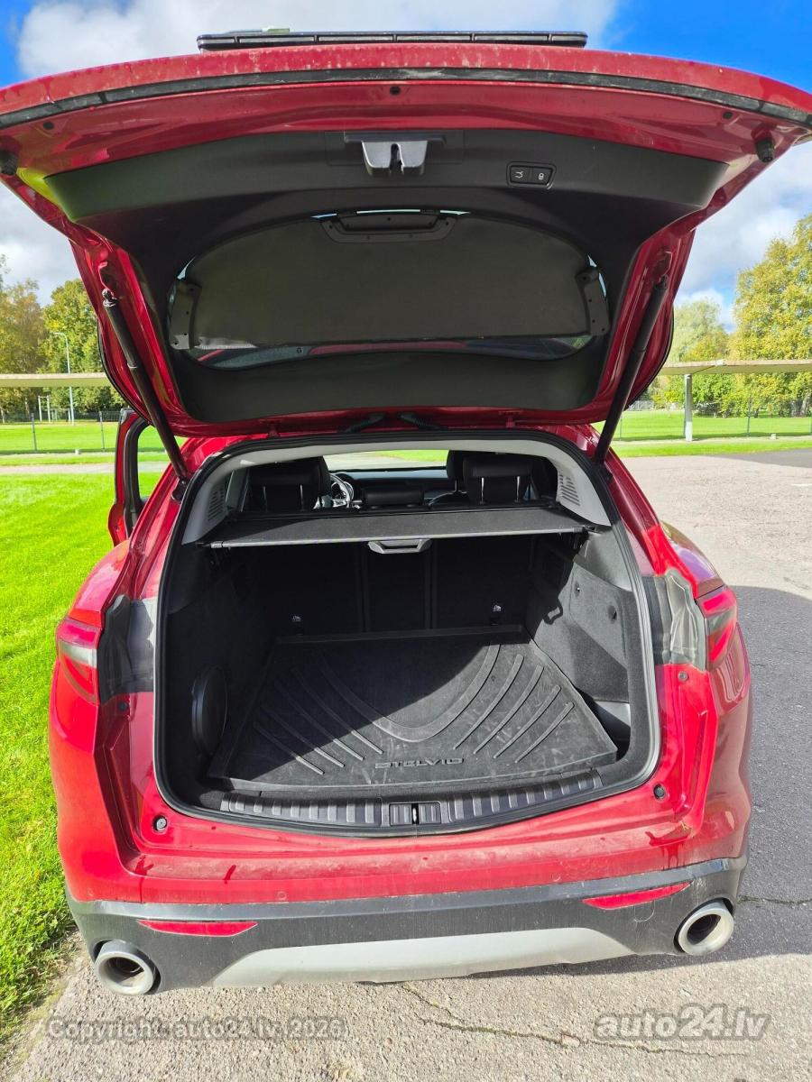 Alfa Romeo Stelvio 2021 Tallina, ar dzinēja tilpumu 2.00 L un nobraukumu 50 tūkst. km par 24000 €, foto 8 vietnē AUTOMOTO.COM.LV