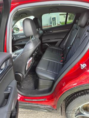 Alfa Romeo Stelvio 2021 Tallina, ar dzinēja tilpumu 2.00 L un nobraukumu 50 tūkst. km par 24000 €, foto 15 vietnē AUTOMOTO.COM.LV