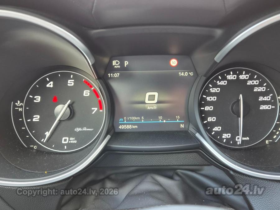 Alfa Romeo Stelvio 2021 Tallina, ar dzinēja tilpumu 2.00 L un nobraukumu 50 tūkst. km par 24000 €, foto 17 vietnē AUTOMOTO.COM.LV