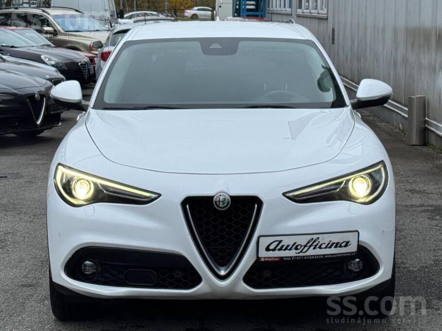 White Alfa Romeo Stelvio 2017 in Riga, with an engine capacity of 2.20 L and mileage of 186 thousand km for 17400 €, photo 3 on AUTOMOTO.COM.LV