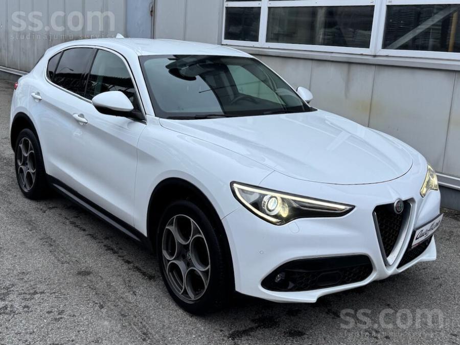 White Alfa Romeo Stelvio 2017 in Riga, with an engine capacity of 2.20 L and mileage of 186 thousand km for 17400 €, photo 4 on AUTOMOTO.COM.LV