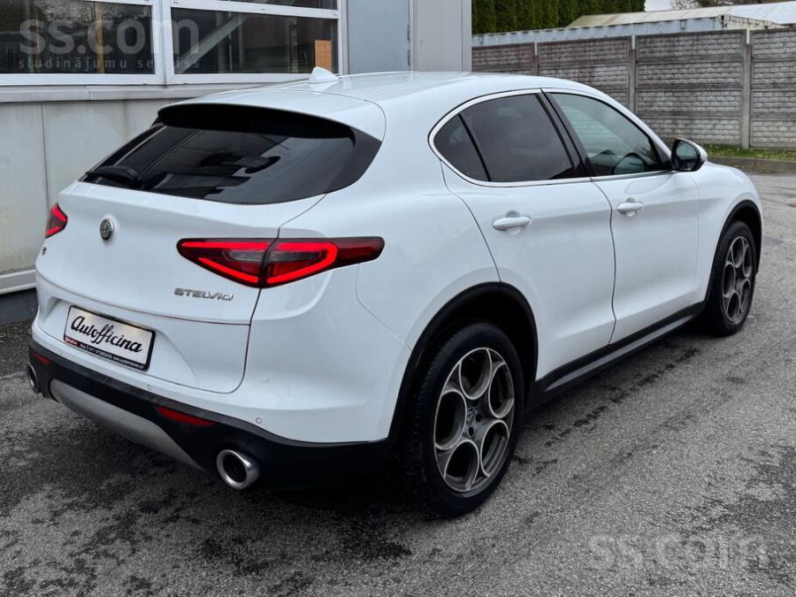 White Alfa Romeo Stelvio 2017 in Riga, with an engine capacity of 2.20 L and mileage of 186 thousand km for 17400 €, photo 6 on AUTOMOTO.COM.LV