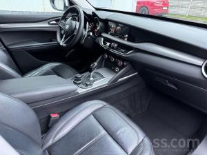 White Alfa Romeo Stelvio 2017 in Riga, with an engine capacity of 2.20 L and mileage of 186 thousand km for 17400 €, photo 12 on AUTOMOTO.COM.LV
