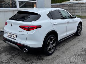White Alfa Romeo Stelvio 2017 in Riga, with an engine capacity of 2.20 L and mileage of 186 thousand km for 17400 €, photo 6 on AUTOMOTO.COM.LV