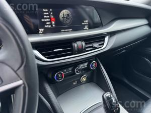 White Alfa Romeo Stelvio 2017 in Riga, with an engine capacity of 2.20 L and mileage of 186 thousand km for 17400 €, photo 19 on AUTOMOTO.COM.LV