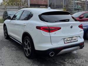 White Alfa Romeo Stelvio 2017 in Riga, with an engine capacity of 2.20 L and mileage of 186 thousand km for 17400 €, photo 8 on AUTOMOTO.COM.LV