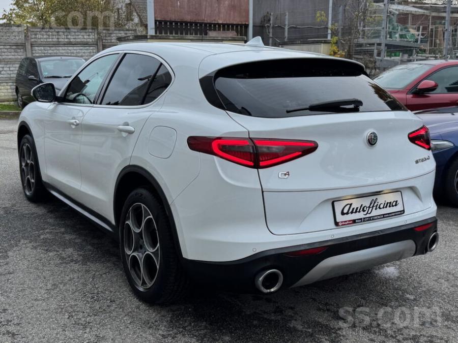 White Alfa Romeo Stelvio 2017 in Riga, with an engine capacity of 2.20 L and mileage of 186 thousand km for 17400 €, photo 8 on AUTOMOTO.COM.LV