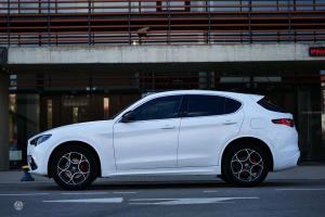 White Alfa Romeo Stelvio 2017 in Palanga, with an engine capacity of 2.14 L and mileage of 248 thousand km for 14500 €, photo 3 on AUTOMOTO.COM.LV
