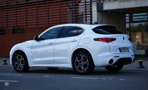 White Alfa Romeo Stelvio 2017 in Palanga, with an engine capacity of 2.14 L and mileage of 248 thousand km for 14500 €, photo 4 on AUTOMOTO.COM.LV