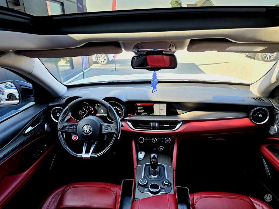 White Alfa Romeo Stelvio 2017 in Taurage, with an engine capacity of 2.10 L and mileage of 251 thousand km for 13700 €, photo 15 on AUTOMOTO.COM.LV