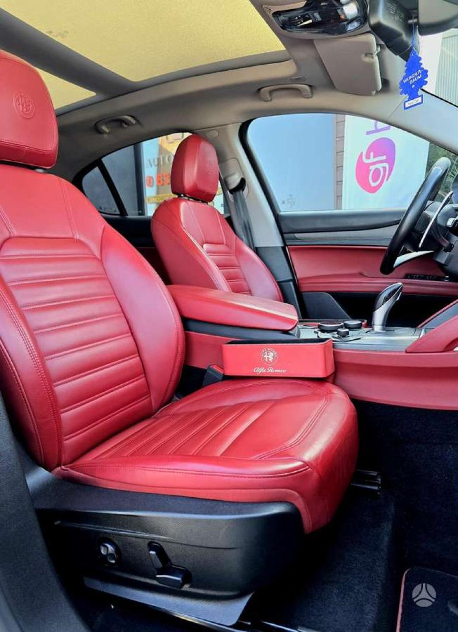 White Alfa Romeo Stelvio 2017 in Taurage, with an engine capacity of 2.10 L and mileage of 251 thousand km for 13700 €, photo 26 on AUTOMOTO.COM.LV
