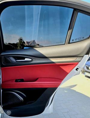 White Alfa Romeo Stelvio 2017 in Taurage, with an engine capacity of 2.10 L and mileage of 251 thousand km for 13700 €, photo 38 on AUTOMOTO.COM.LV