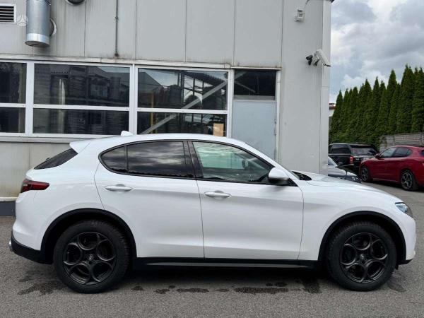 Balts Alfa Romeo Stelvio 2017 Rīga, ar dzinēja tilpumu 2.14 L un nobraukumu 186 tūkst. km par 17400 €, foto 5 vietnē AUTOMOTO.COM.LV
