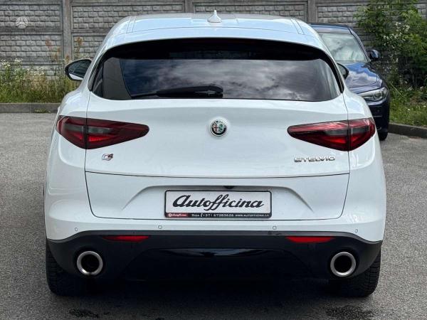 Balts Alfa Romeo Stelvio 2017 Rīga, ar dzinēja tilpumu 2.14 L un nobraukumu 186 tūkst. km par 17400 €, foto 7 vietnē AUTOMOTO.COM.LV