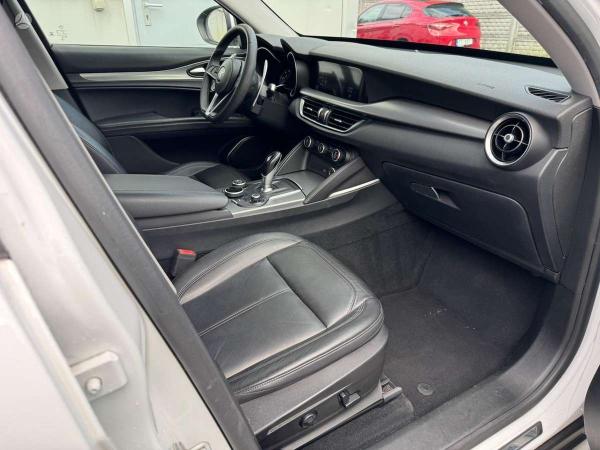 Balts Alfa Romeo Stelvio 2017 Rīga, ar dzinēja tilpumu 2.14 L un nobraukumu 186 tūkst. km par 17400 €, foto 11 vietnē AUTOMOTO.COM.LV