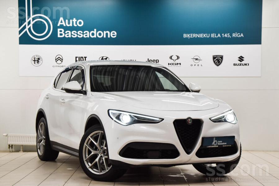White Alfa Romeo Stelvio 2018 in Riga, with an engine capacity of 2.00 L and mileage of 138 thousand km for 21990 €, photo 3 on AUTOMOTO.COM.LV