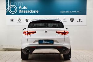 White Alfa Romeo Stelvio 2018 in Riga, with an engine capacity of 2.00 L and mileage of 138 thousand km for 21990 €, photo 6 on AUTOMOTO.COM.LV