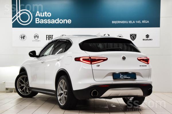White Alfa Romeo Stelvio 2018 in Riga, with an engine capacity of 2.00 L and mileage of 138 thousand km for 21990 €, photo 7 on AUTOMOTO.COM.LV
