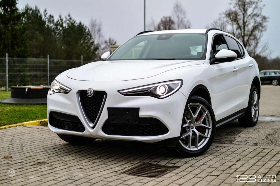 White Alfa Romeo Stelvio 2018 in Kretinga, with an engine capacity of 2.00 L and mileage of 66 thousand km for 17400 €, photo 1 on AUTOMOTO.COM.LV
