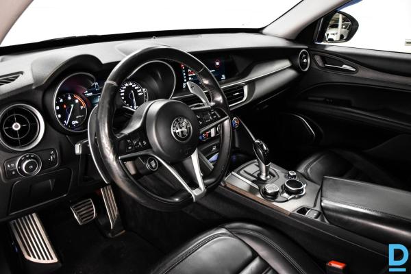 Balts Alfa Romeo Stelvio 2018 Rīga, ar dzinēja tilpumu 2.00 L un nobraukumu 138 tūkst. km par 21990 €, foto 5 vietnē AUTOMOTO.COM.LV