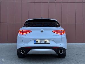 White Alfa Romeo Stelvio 2018 in Vilnius, with an engine capacity of 2.00 L and mileage of 146 thousand km for 18500 €, photo 5 on AUTOMOTO.COM.LV