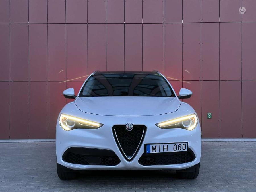 White Alfa Romeo Stelvio 2018 in Vilnius, with an engine capacity of 2.00 L and mileage of 146 thousand km for 18500 €, photo 9 on AUTOMOTO.COM.LV