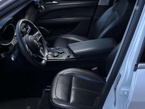 White Alfa Romeo Stelvio 2018 in Vilnius, with an engine capacity of 2.00 L and mileage of 146 thousand km for 18500 €, photo 12 on AUTOMOTO.COM.LV