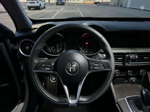 White Alfa Romeo Stelvio 2018 in Vilnius, with an engine capacity of 2.00 L and mileage of 146 thousand km for 18500 €, photo 13 on AUTOMOTO.COM.LV