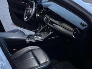 White Alfa Romeo Stelvio 2018 in Vilnius, with an engine capacity of 2.00 L and mileage of 146 thousand km for 18500 €, photo 14 on AUTOMOTO.COM.LV