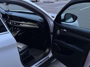 White Alfa Romeo Stelvio 2018 in Vilnius, with an engine capacity of 2.00 L and mileage of 146 thousand km for 18500 €, photo 15 on AUTOMOTO.COM.LV