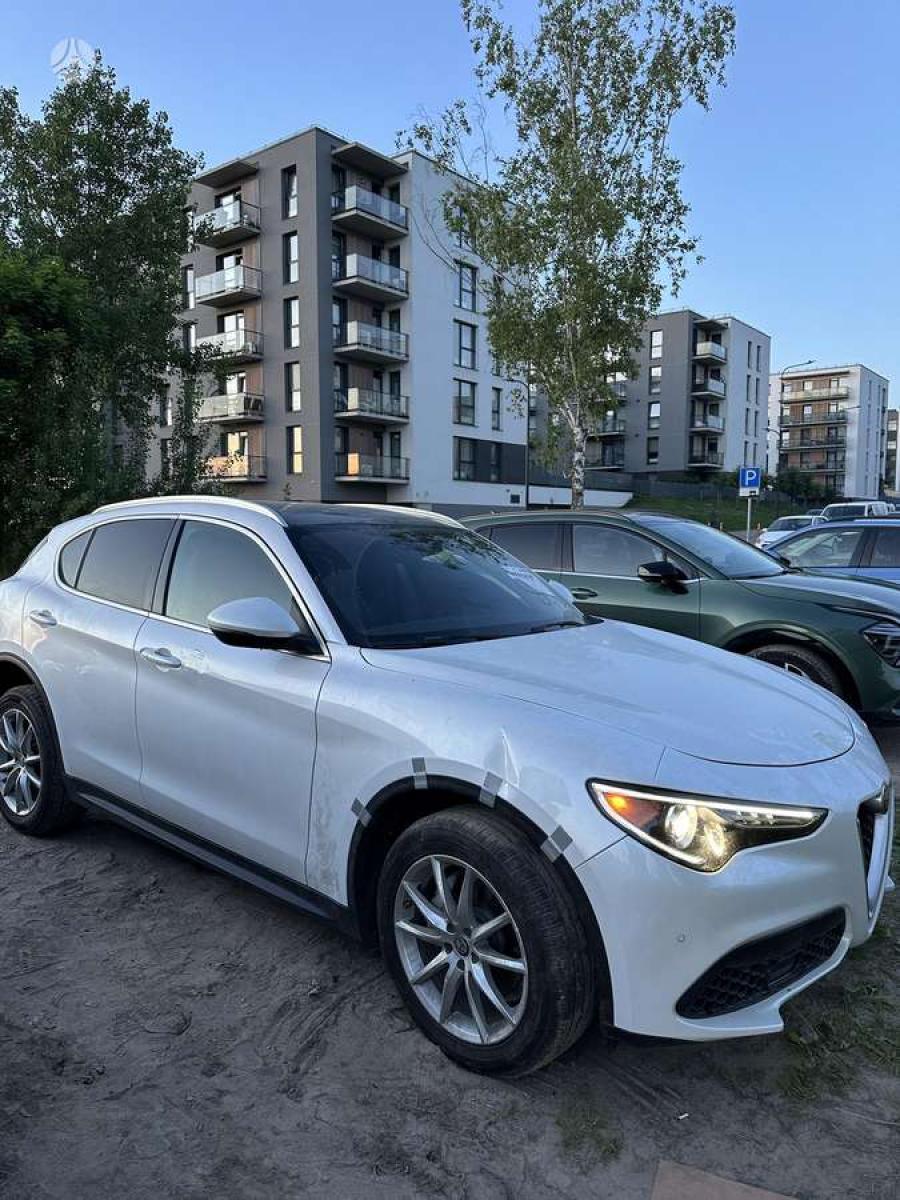White Alfa Romeo Stelvio 2018 in Vilnius, with an engine capacity of 2.00 L and mileage of 146 thousand km for 18500 €, photo 23 on AUTOMOTO.COM.LV