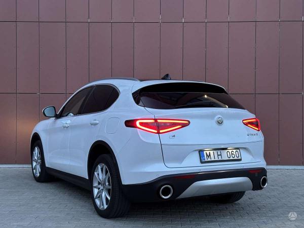 White Alfa Romeo Stelvio 2018 in Vilnius, with an engine capacity of 2.00 L and mileage of 146 thousand km for 18500 €, photo 4 on AUTOMOTO.COM.LV