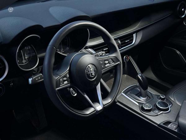 White Alfa Romeo Stelvio 2018 in Vilnius, with an engine capacity of 2.00 L and mileage of 146 thousand km for 18500 €, photo 11 on AUTOMOTO.COM.LV
