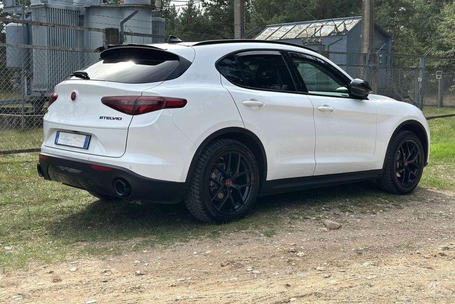 Balts Alfa Romeo Stelvio 2019 Kauņa, ar dzinēja tilpumu 2.14 L un nobraukumu 196 tūkst. km par 18890 €, foto 8 vietnē AUTOMOTO.COM.LV