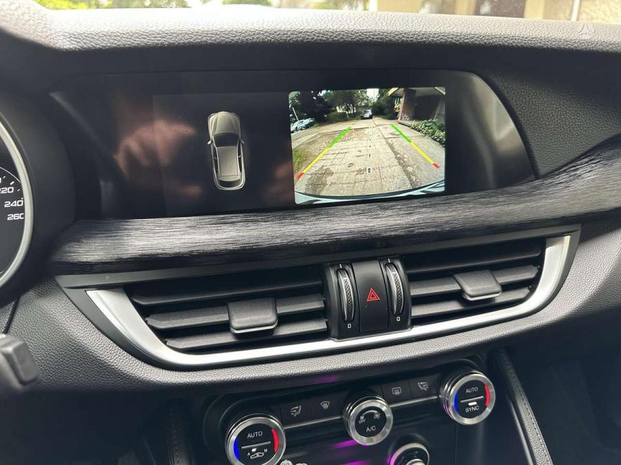 Balts Alfa Romeo Stelvio 2019 Kauņa, ar dzinēja tilpumu 2.14 L un nobraukumu 196 tūkst. km par 18890 €, foto 30 vietnē AUTOMOTO.COM.LV