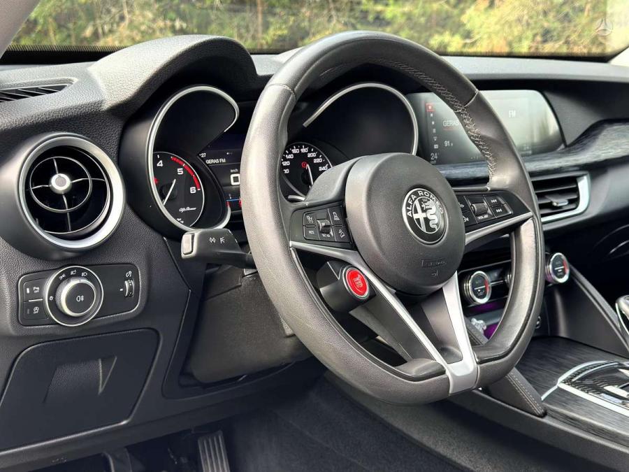 Balts Alfa Romeo Stelvio 2019 Kauņa, ar dzinēja tilpumu 2.14 L un nobraukumu 196 tūkst. km par 18890 €, foto 33 vietnē AUTOMOTO.COM.LV