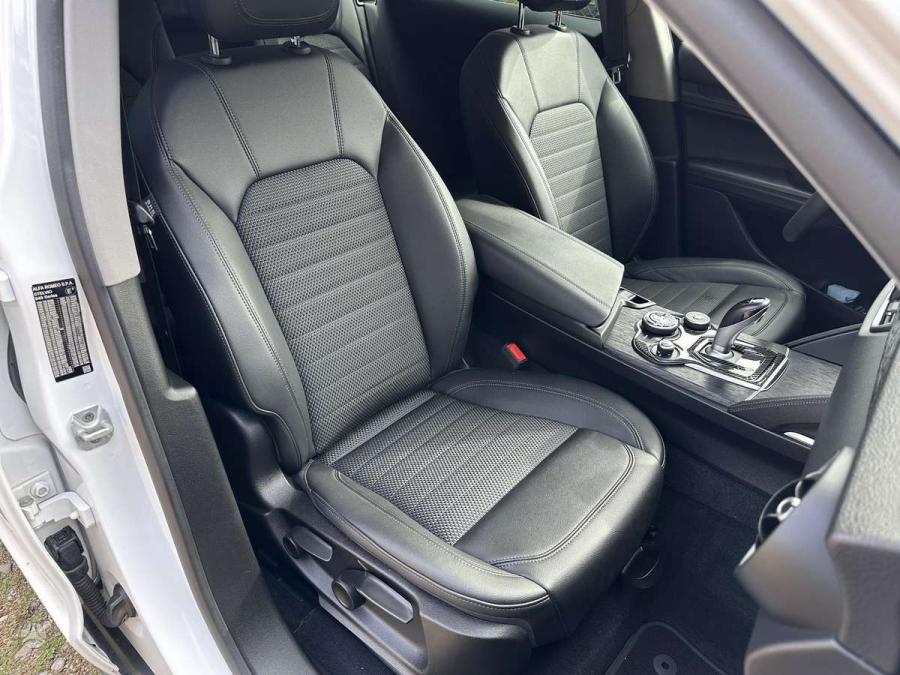 Balts Alfa Romeo Stelvio 2019 Kauņa, ar dzinēja tilpumu 2.14 L un nobraukumu 196 tūkst. km par 18890 €, foto 38 vietnē AUTOMOTO.COM.LV