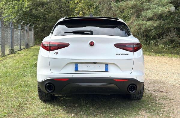 Balts Alfa Romeo Stelvio 2019 Kauņa, ar dzinēja tilpumu 2.14 L un nobraukumu 196 tūkst. km par 18890 €, foto 6 vietnē AUTOMOTO.COM.LV