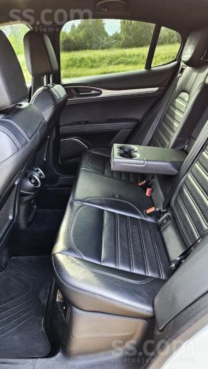 Balts Alfa Romeo Stelvio 2020 Rīga, ar dzinēja tilpumu 2.00 L un nobraukumu 197 tūkst. km par 20990 €, foto 6 vietnē AUTOMOTO.COM.LV