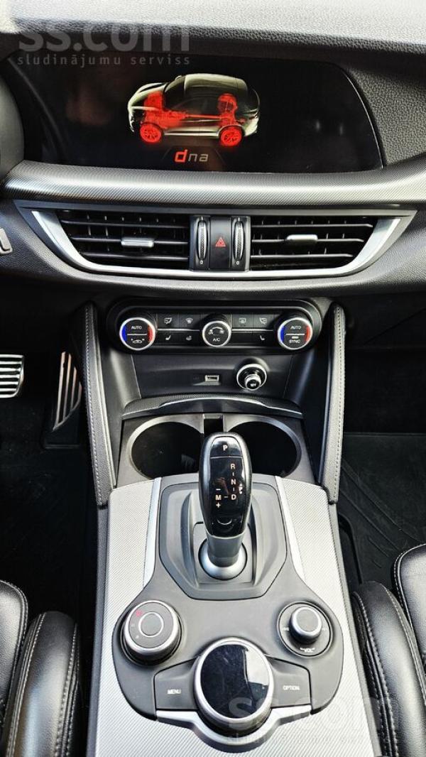 White Alfa Romeo Stelvio 2020 in Riga, with an engine capacity of 2.00 L and mileage of 197 thousand km for 20990 €, photo 8 on AUTOMOTO.COM.LV
