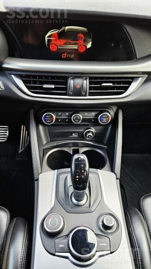 Balts Alfa Romeo Stelvio 2020 Rīga, ar dzinēja tilpumu 2.00 L un nobraukumu 197 tūkst. km par 20990 €, foto 9 vietnē AUTOMOTO.COM.LV