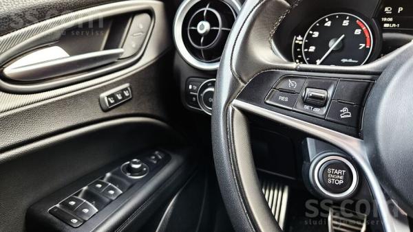 Balts Alfa Romeo Stelvio 2020 Rīga, ar dzinēja tilpumu 2.00 L un nobraukumu 199 tūkst. km par 20990 €, foto 9 vietnē AUTOMOTO.COM.LV