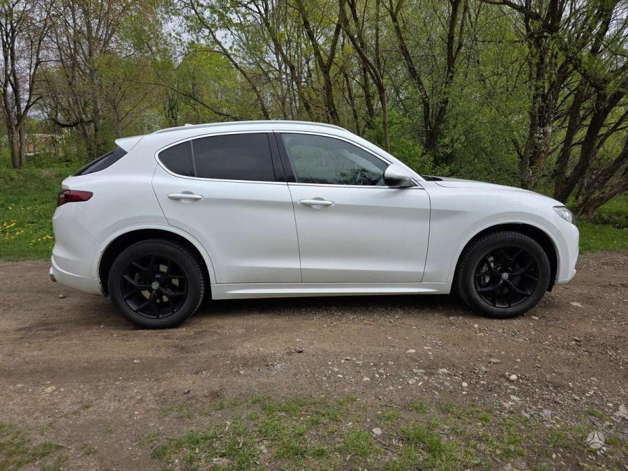 Balts Alfa Romeo Stelvio 2020 Viļņa, ar dzinēja tilpumu 2.00 L un nobraukumu 84 tūkst. km par 26000 €, foto 6 vietnē AUTOMOTO.COM.LV